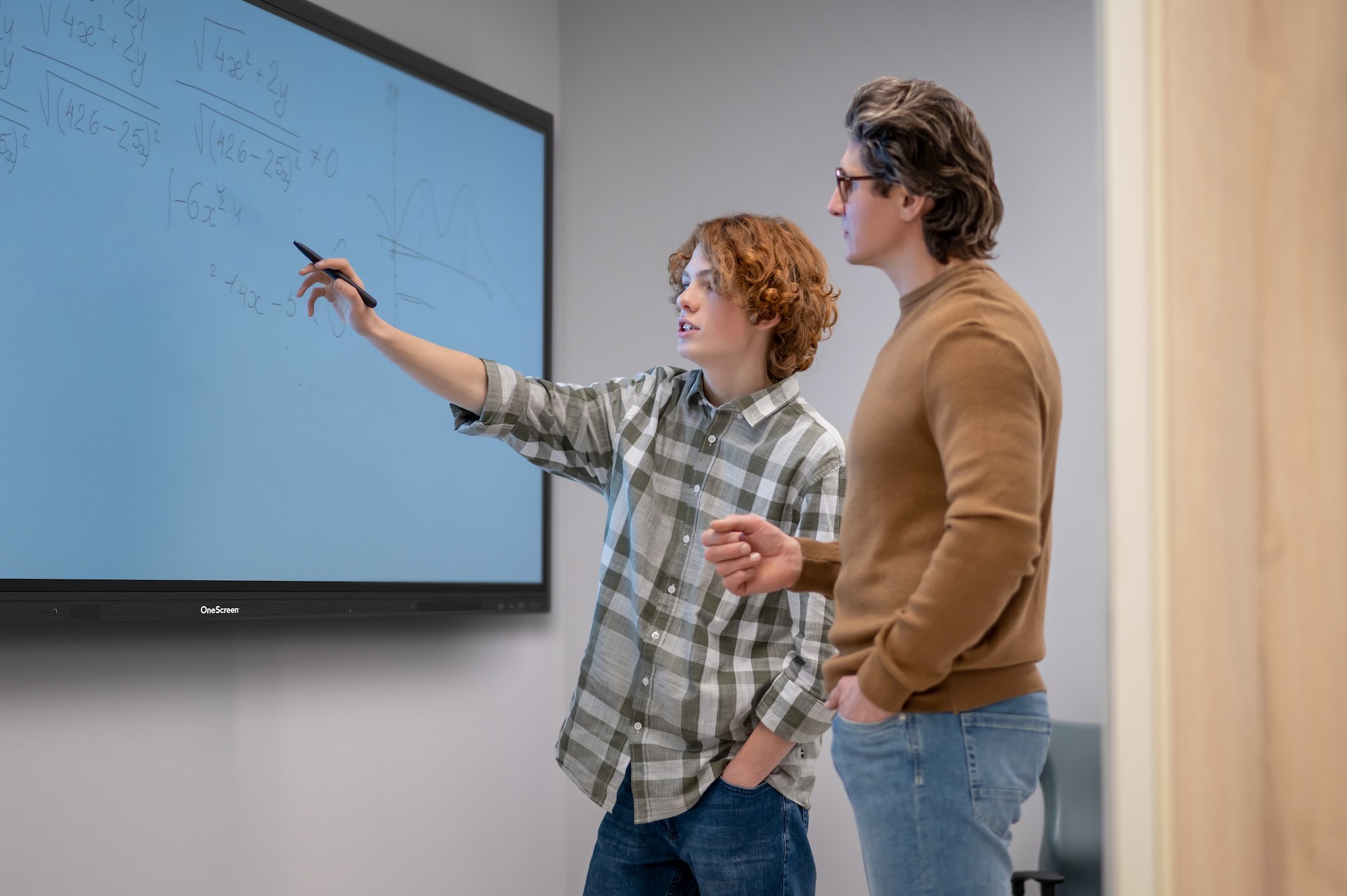 OneScreen Unveils Touchscreen T7, Next-Gen Interactive Tech for Educators